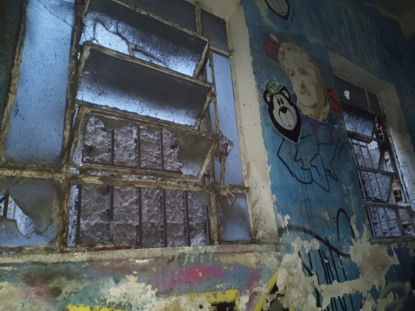 Fotos: veja o interior do DCE-UFF após três anos fechado - ErreJota ...